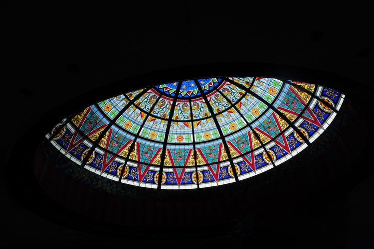 Stained Glass Art: Choosing the Right Colors